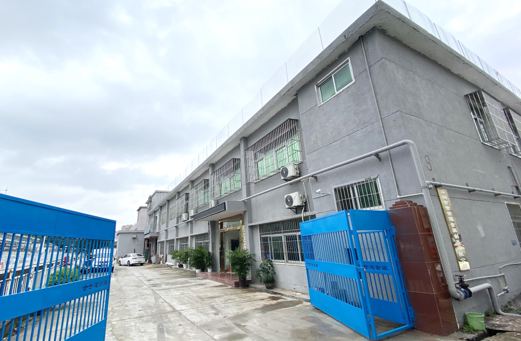 Which Rack Screw Hole Type Suits Your Equipment Best?